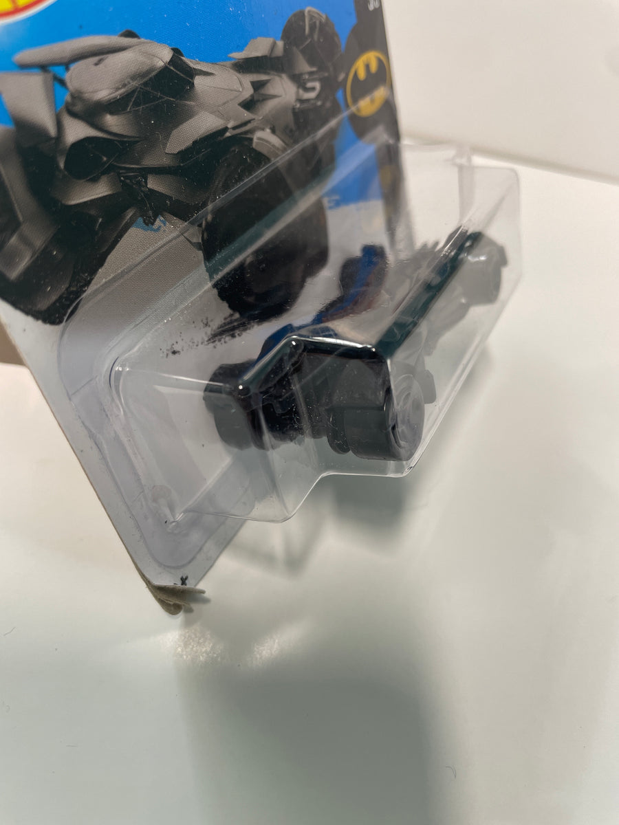 Hot Wheels 1/64 Batman v Superman Batmobile Short Card Black - Damaged ...