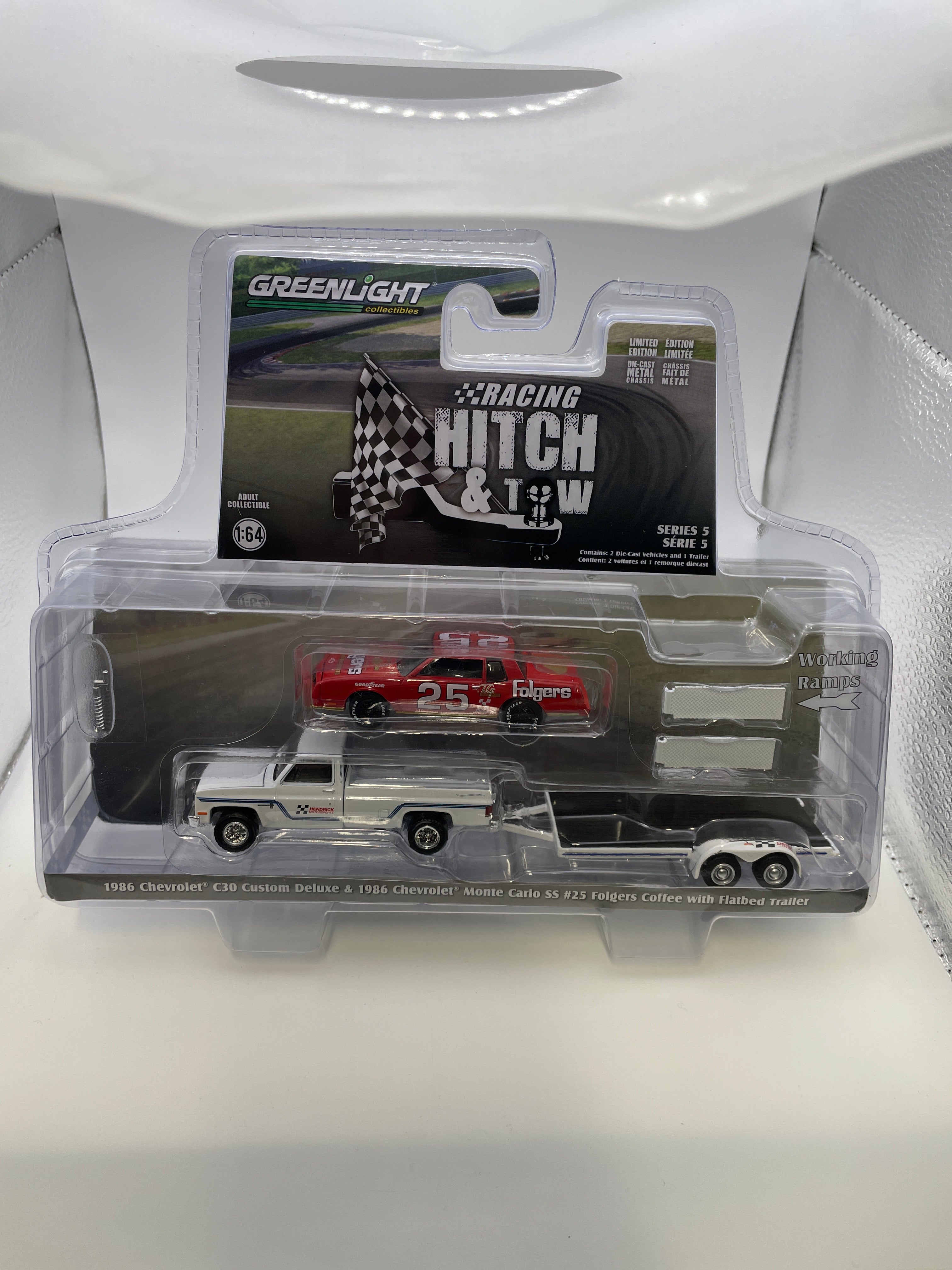 Greenlight 1/64 Racing Hitch & Tow 1986 Chevrolet C30 Custom Deluxe ...