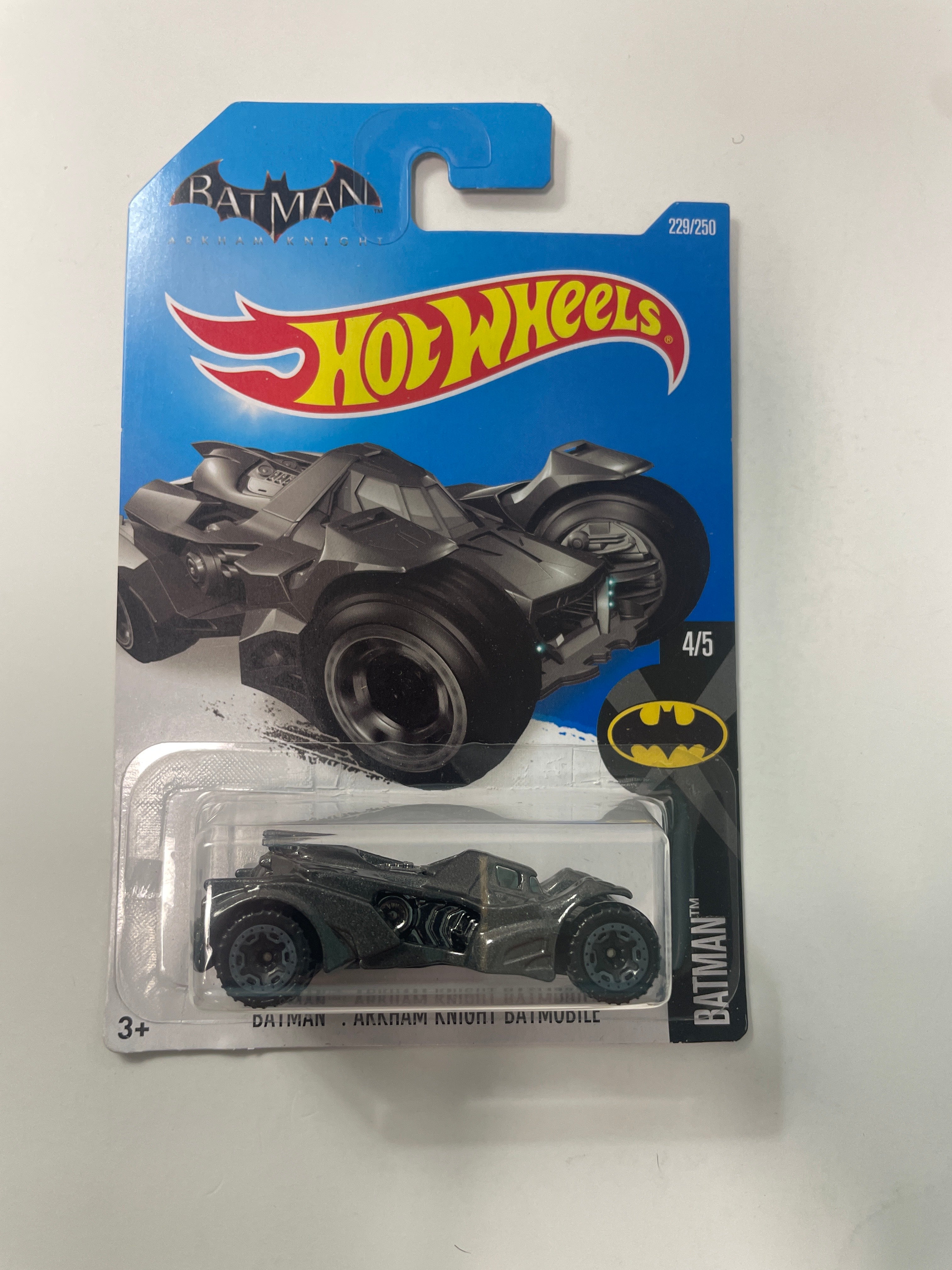 Hot Wheels 1/64 Batman : Arkham Knight Batmobile Grey – Flipn Diecast